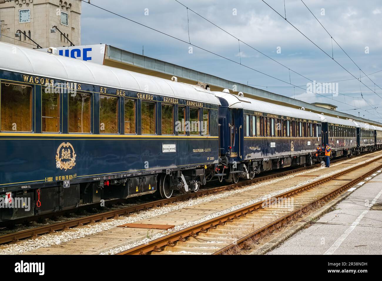 Venice simplon orient express train hi-res stock photography and images - Alamy