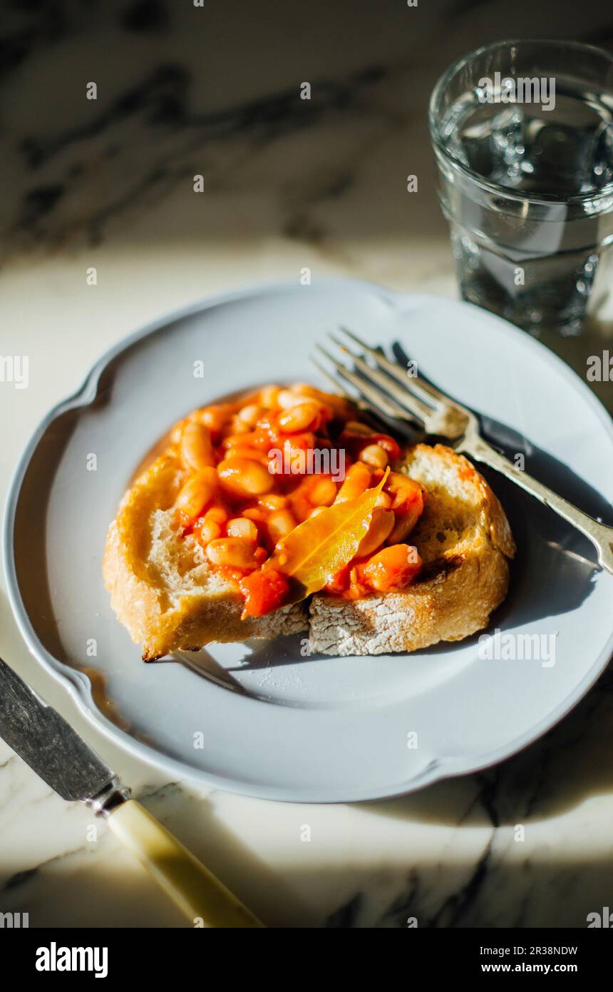 Beans on toast Stock Photo - Alamy