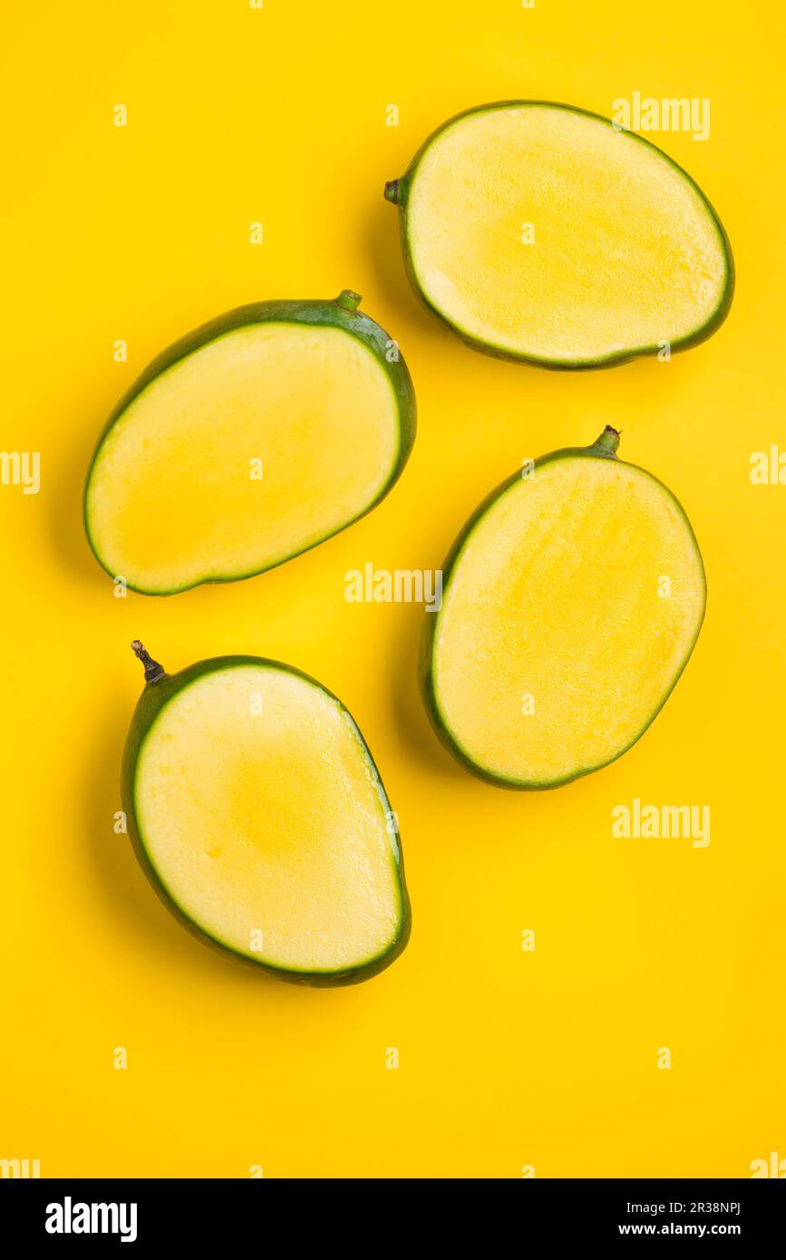 Yellow inside of mango hi-res stock photography and images - Alamy