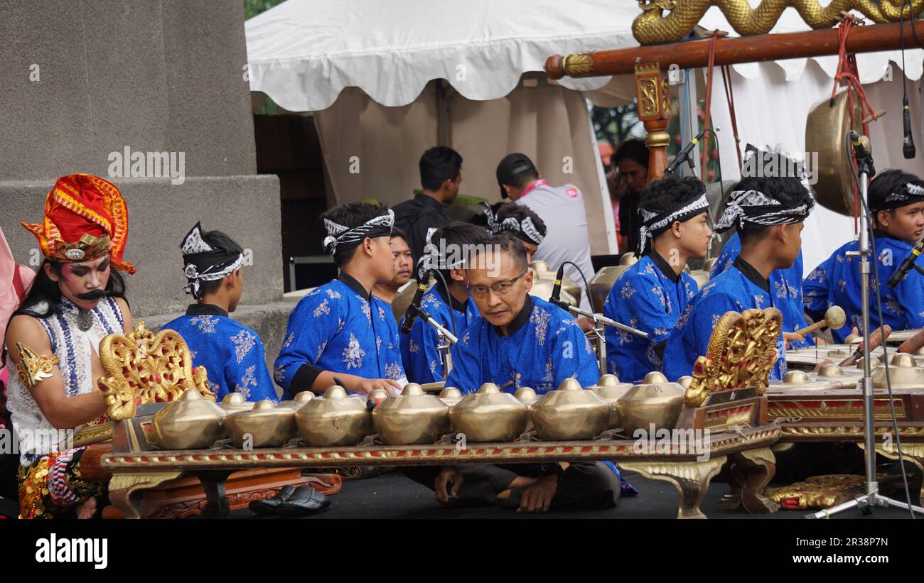 Niyaga is a traditional musical instrument player from Java Stock Photo ...