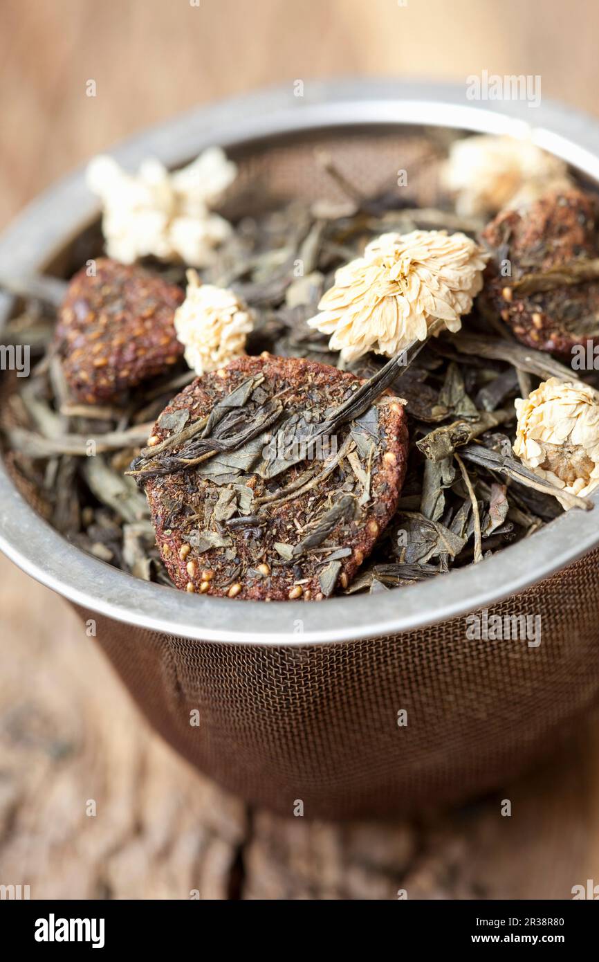 Potpourri pot hi-res stock photography and images - Alamy