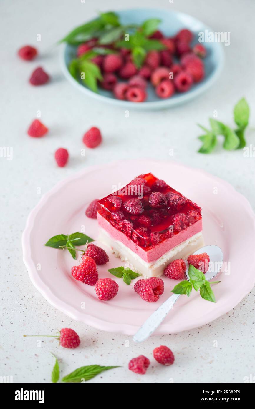 No bake raspberry and vanilla cake Stock Photo - Alamy