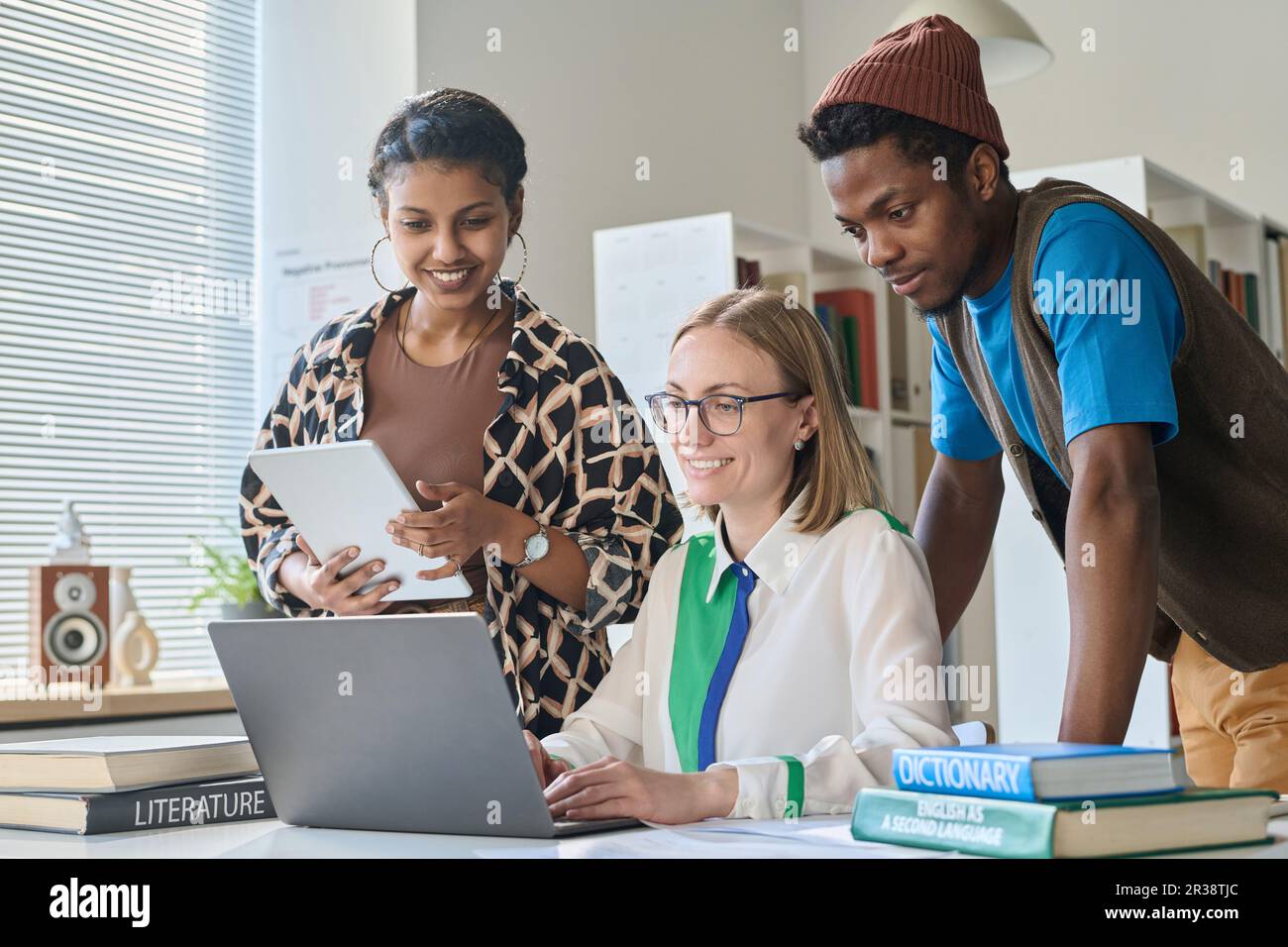 Lesson school teacher watch hi-res stock photography and images - Alamy
