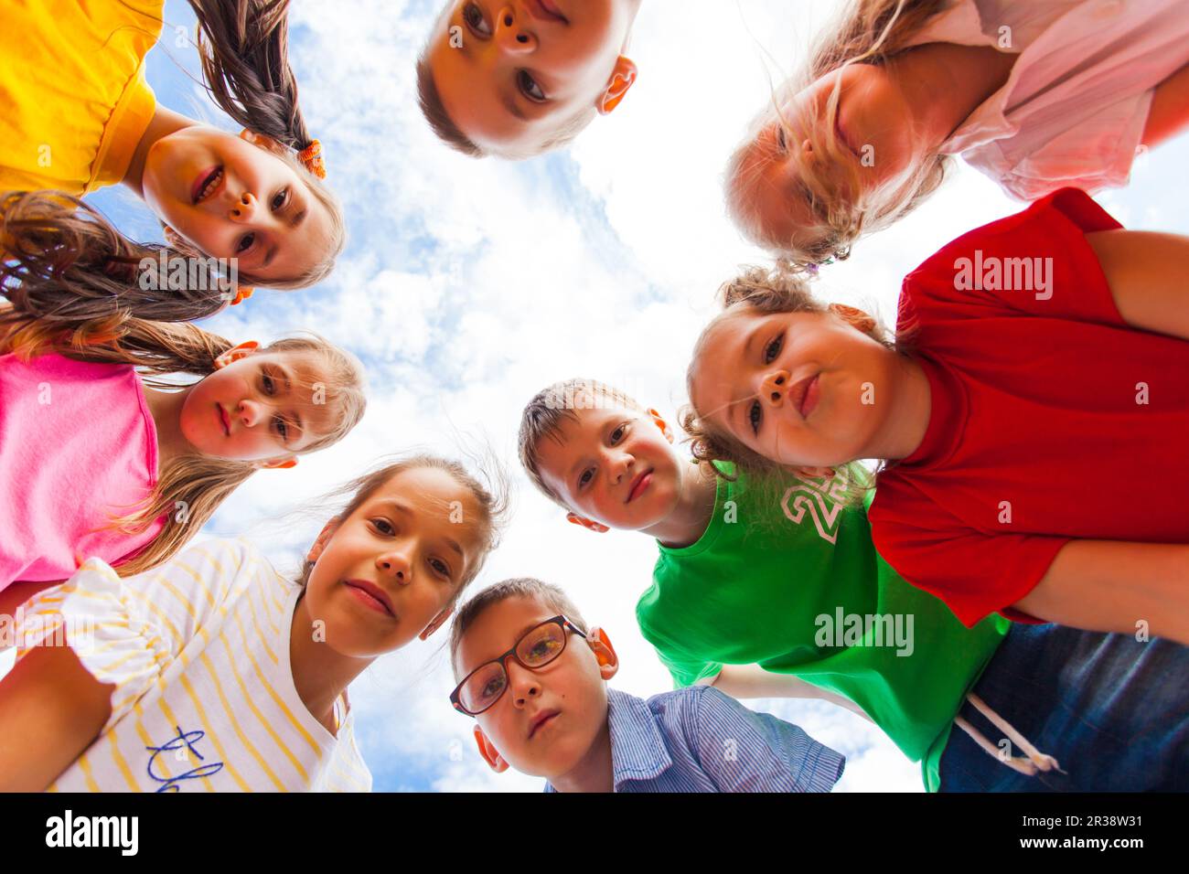 Happy kids circle diversity hi-res stock photography and images - Alamy