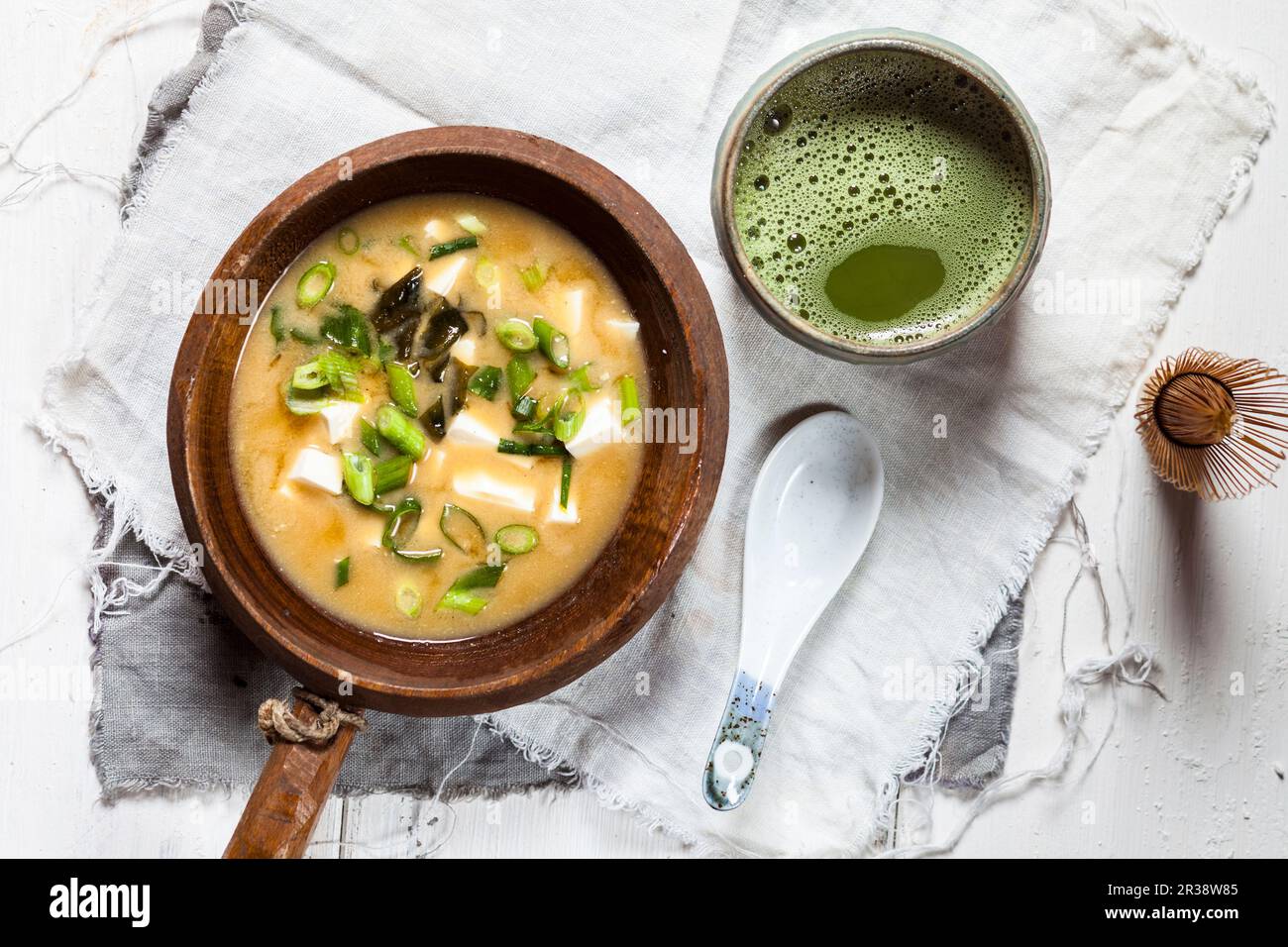 Miso soup with seaweed and tofu (Japan Stock Photo - Alamy