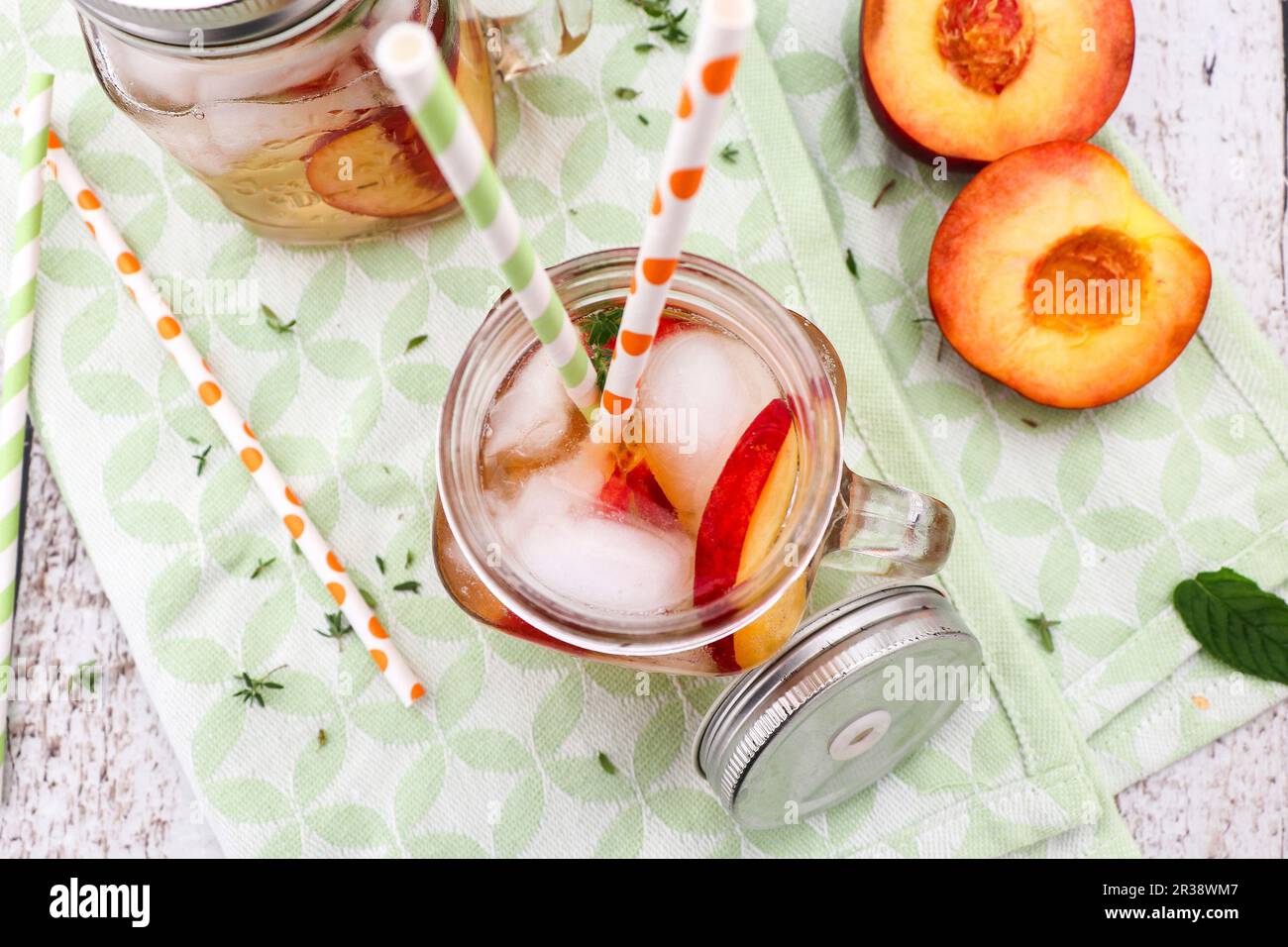 peach iced tea Stock Photo - Alamy