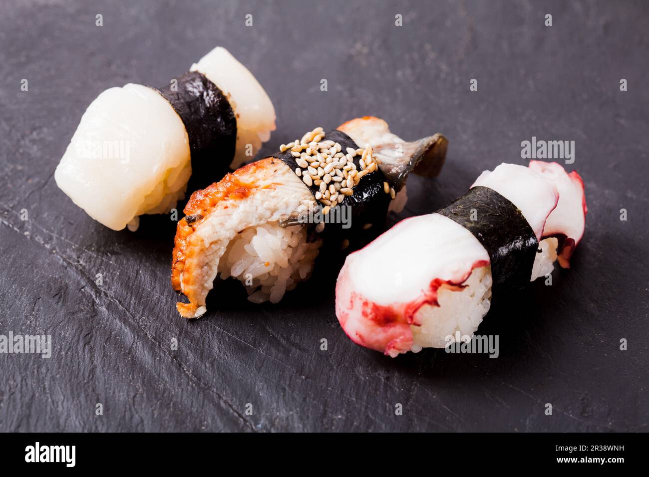 Unagi eel nigiri slice hi-res stock photography and images - Alamy