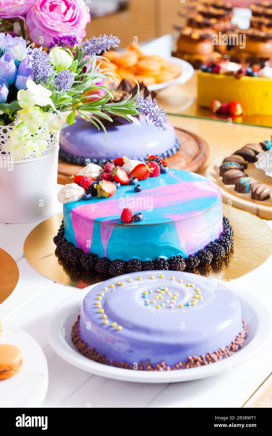 Modern dessert hi-res stock photography and images - Alamy