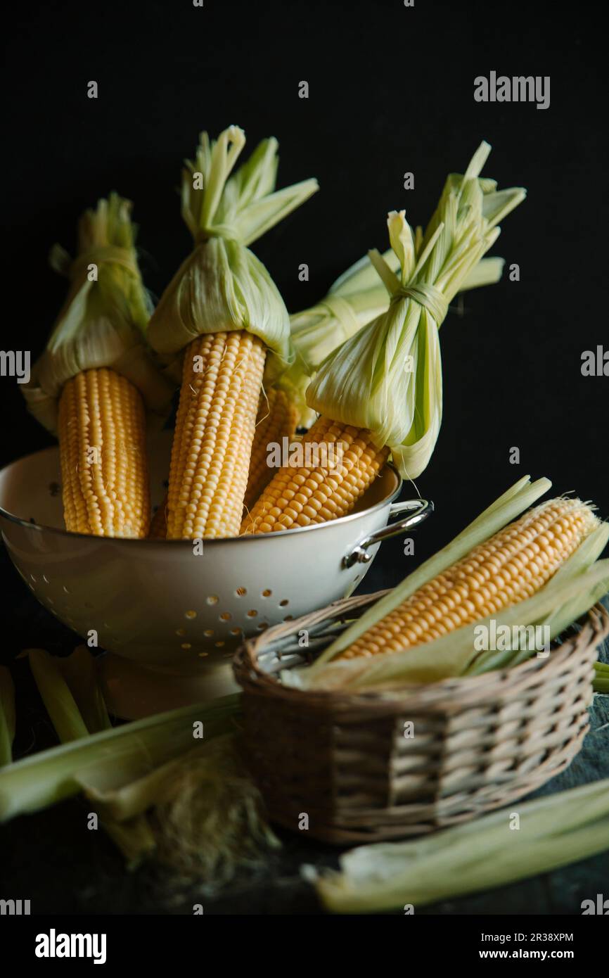 Basket cobs corn grain hi-res stock photography and images - Alamy