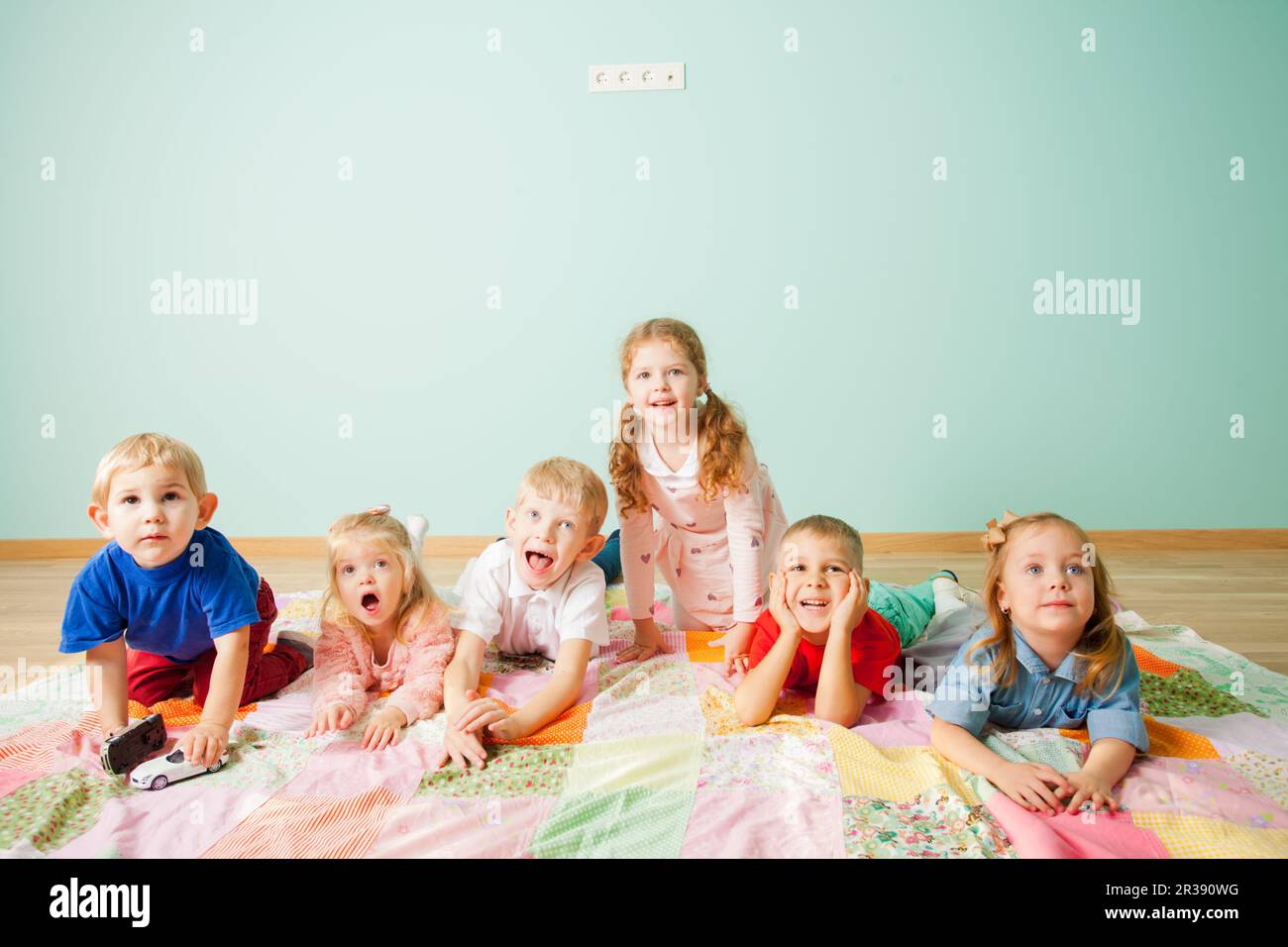 Floor children hi-res stock photography and images - Alamy