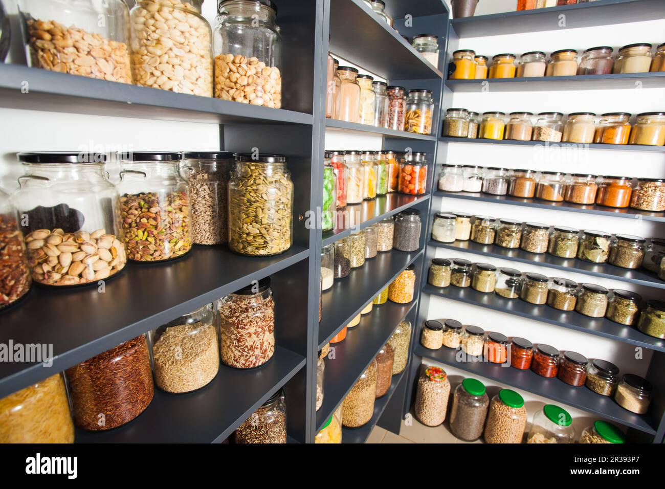 Shelf spices hi-res stock photography and images - Alamy
