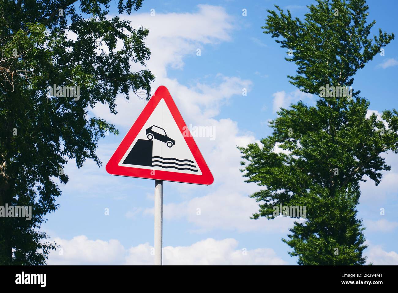 Road ends sign hi-res stock photography and images - Alamy