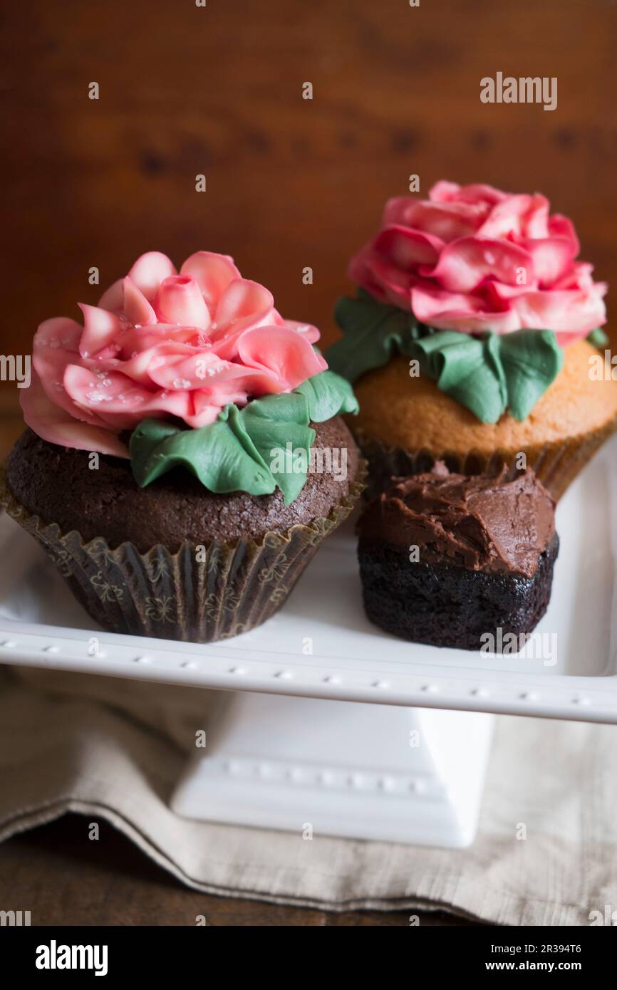 Etagere rose hi-res stock photography and images - Alamy