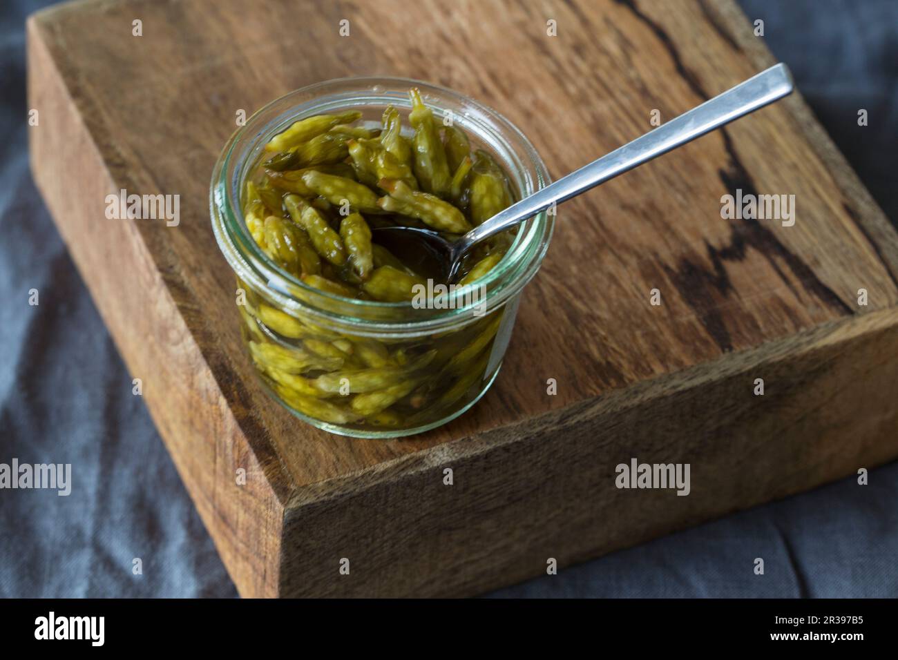 Spring capers hi-res stock photography and images - Alamy