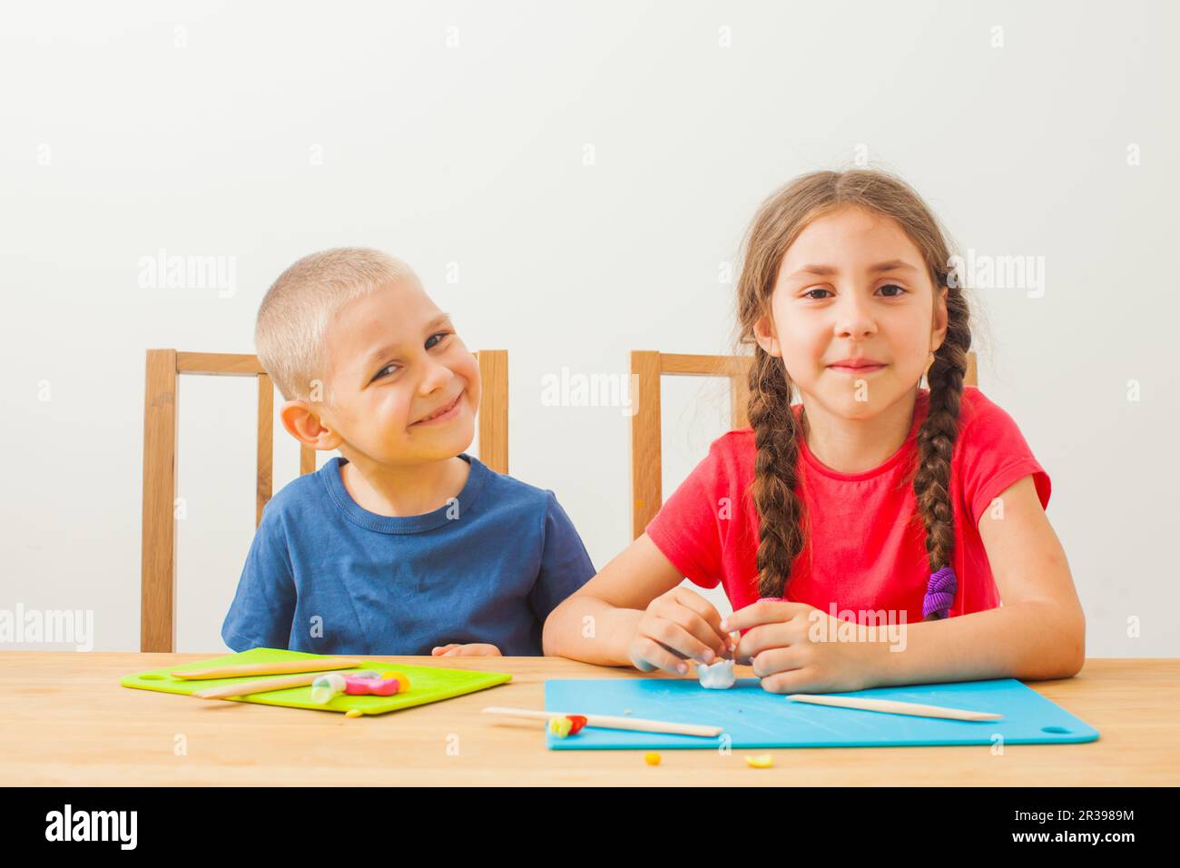 Child clay modeling class hi-res stock photography and images - Alamy