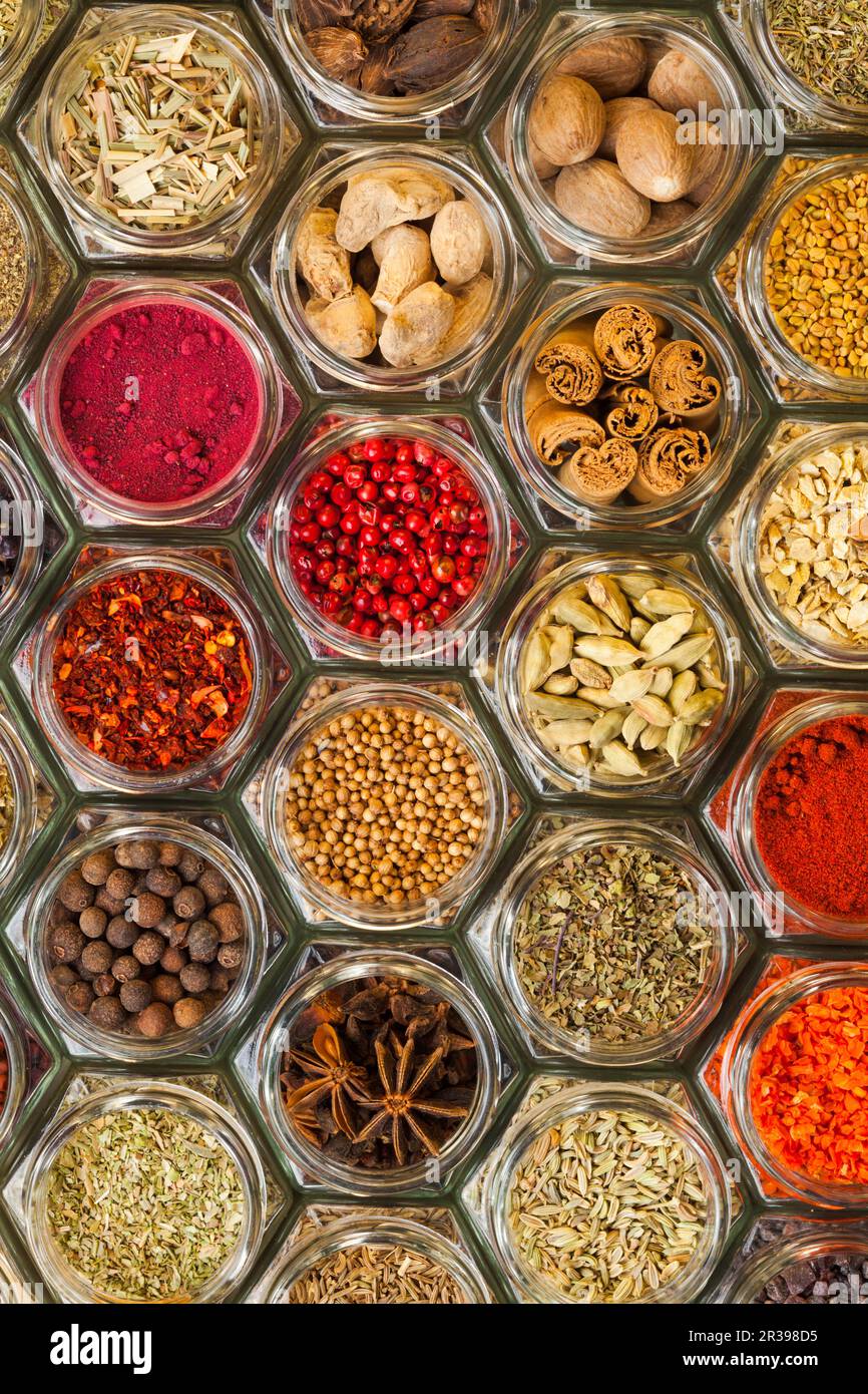 Top view pattern of various spices and herbs Stock Photo - Alamy