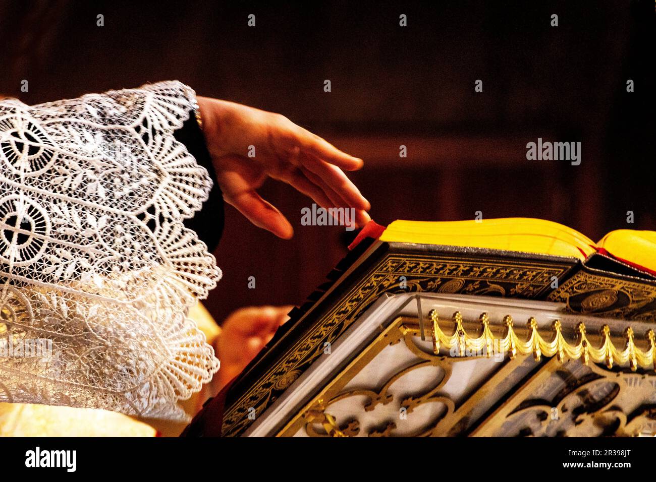 Teaching the catholic faith hi-res stock photography and images - Alamy