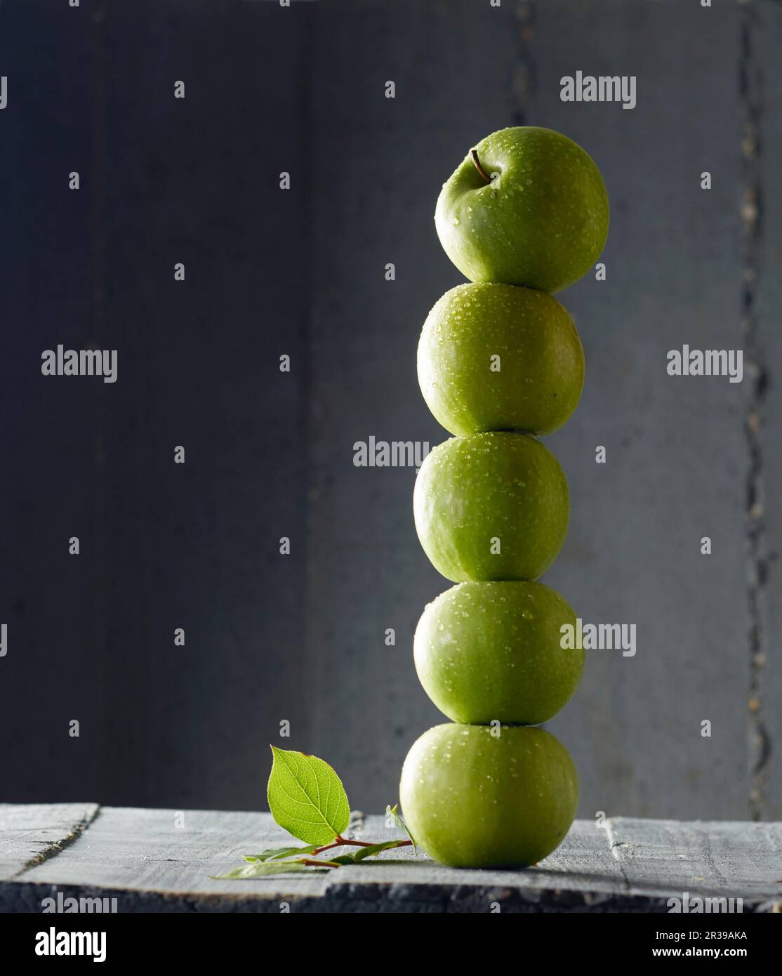 Apples tower hi-res stock photography and images - Alamy
