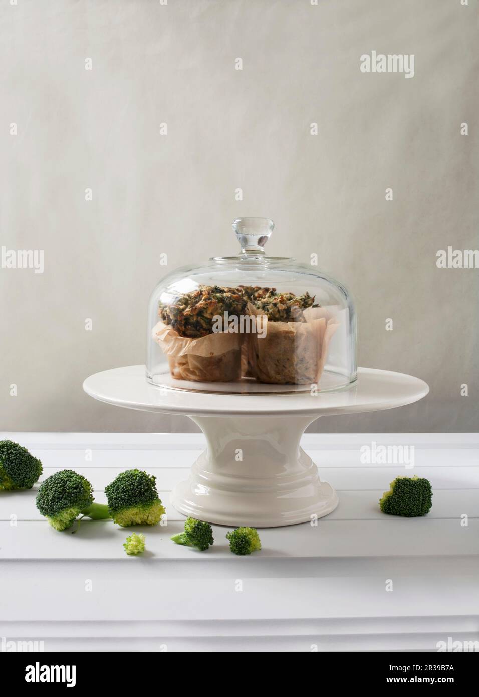Paper under glass hi-res stock photography and images - Alamy