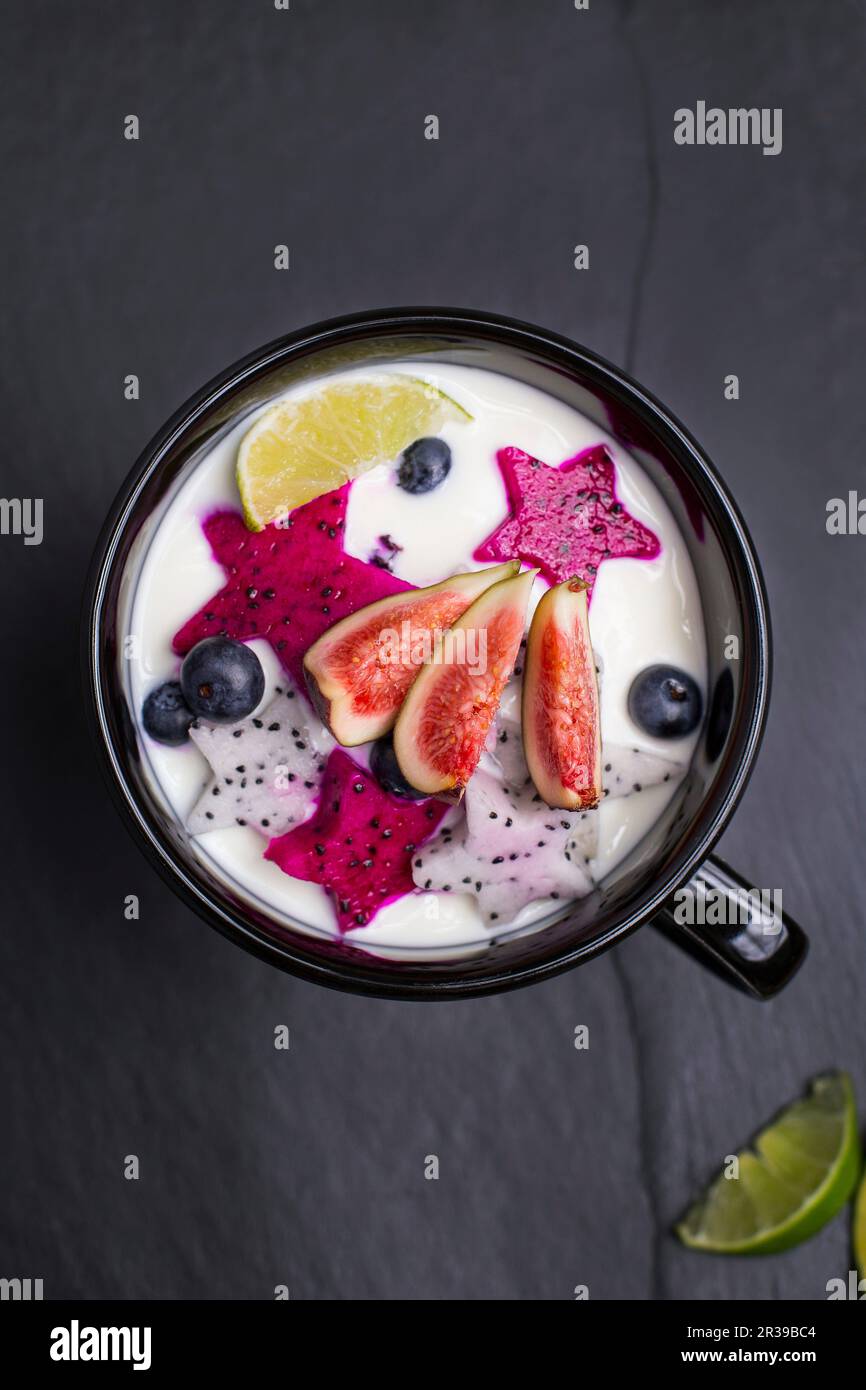 Fresh fruit and yogurt hi-res stock photography and images - Alamy