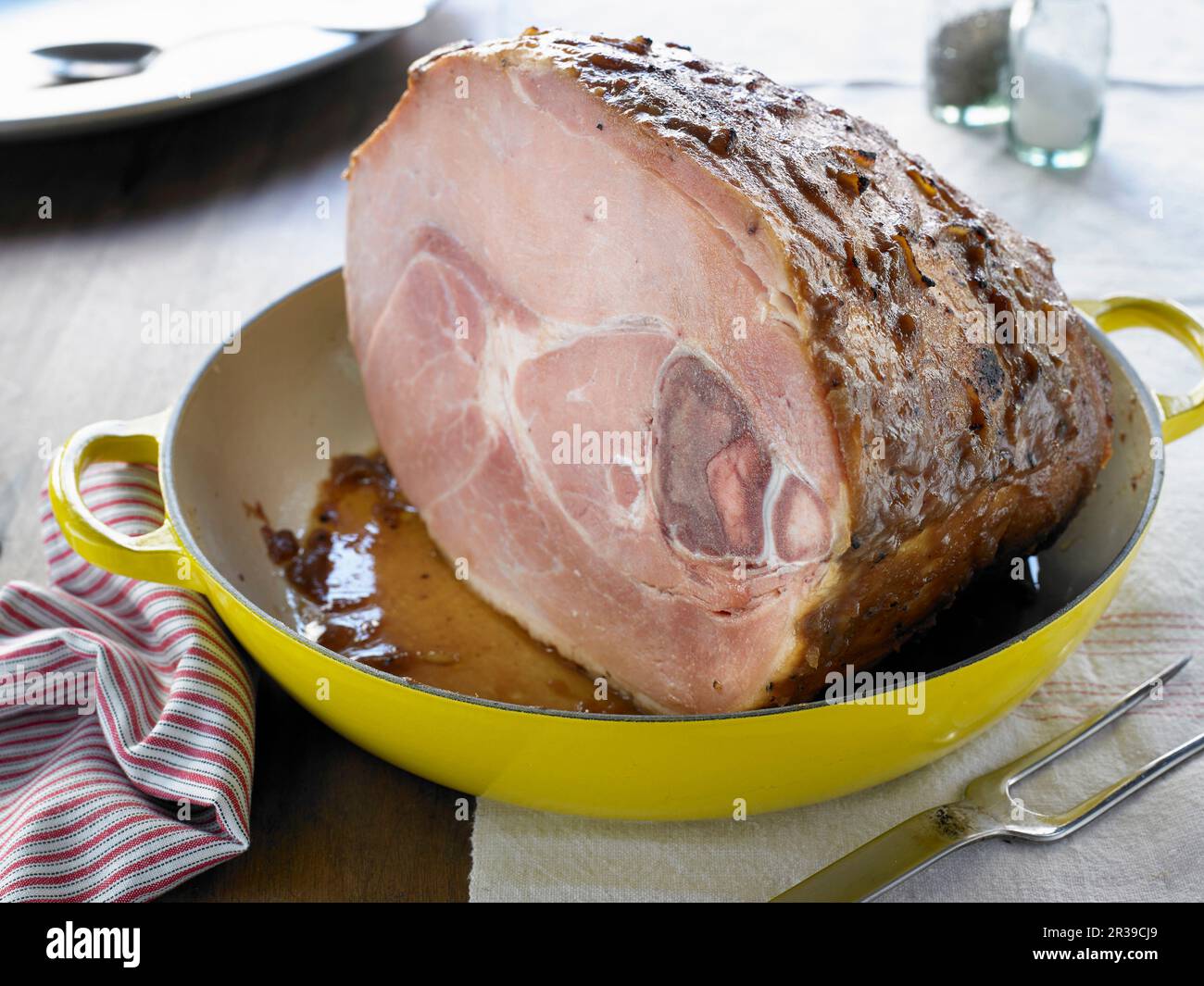 Miso and Granny Smith Apple Glazed Baked Ham Stock Photo - Alamy