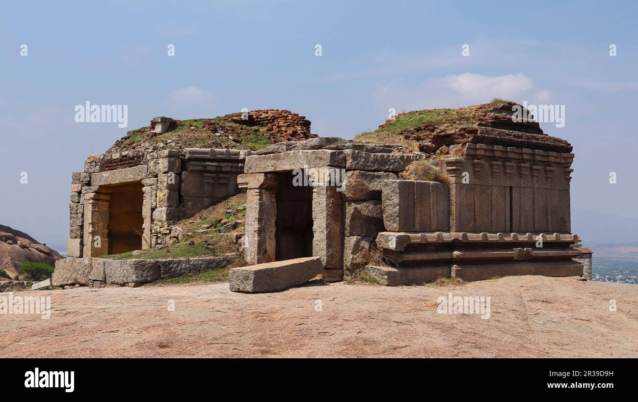 Temple ruins and fortress of Bellary Fort, Bellary, Karnataka, India ...