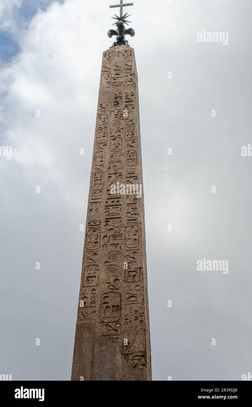 Egyptian style obelisk at the Spanish Steps Rome Stock Photo - Alamy