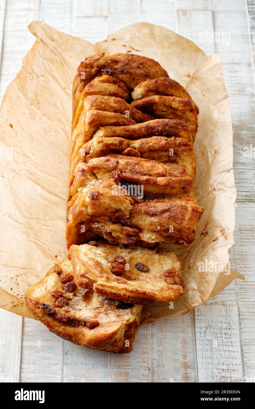 Pull apart bread hi-res stock photography and images - Alamy