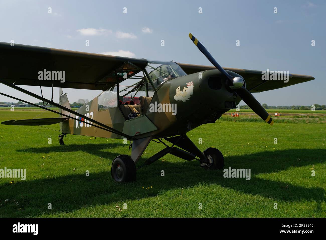 Piper cub hi-res stock photography and images - Alamy