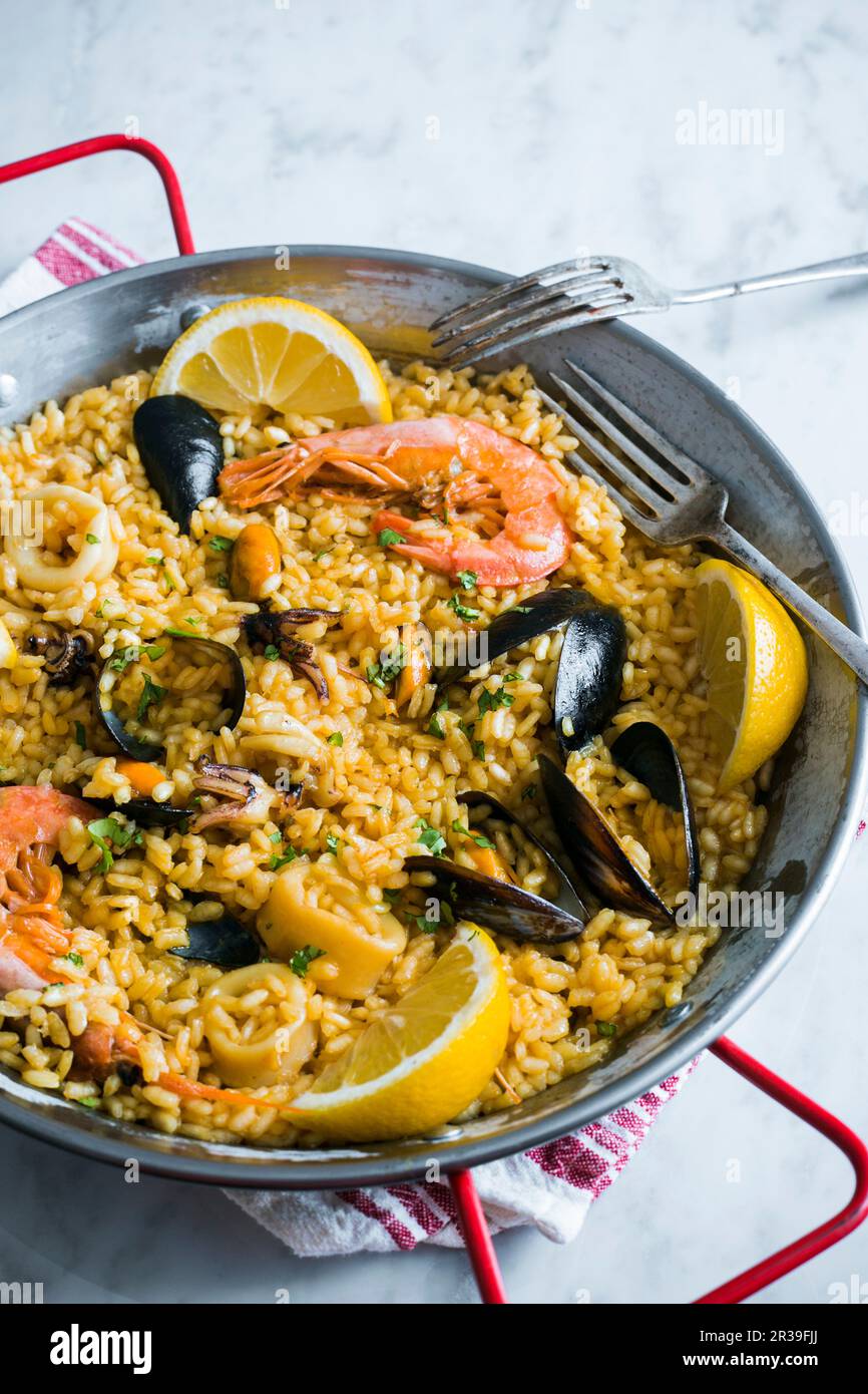 Paella spain seafood free hi-res stock photography and images - Alamy