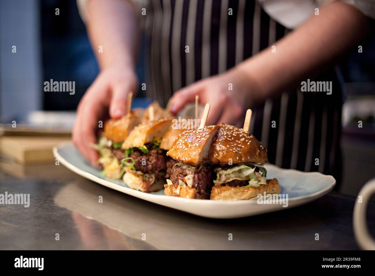 Plating up hi-res stock photography and images - Alamy