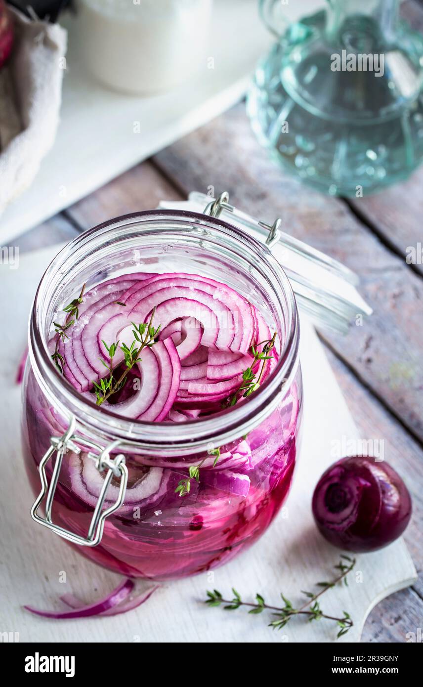 Pickled purple onions hi-res stock photography and images - Alamy