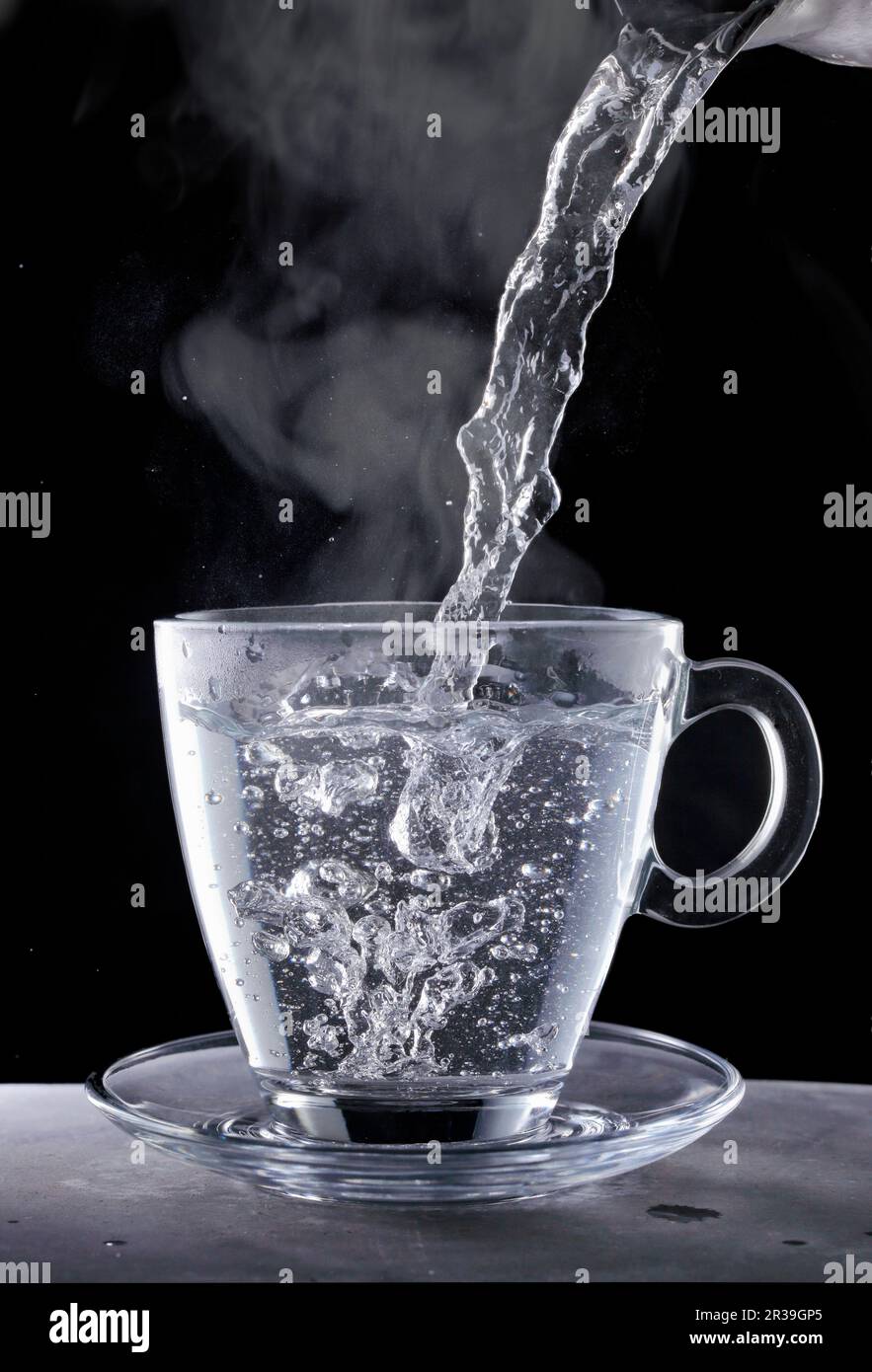 Pouring boiling water in cup hi-res stock photography and images - Alamy