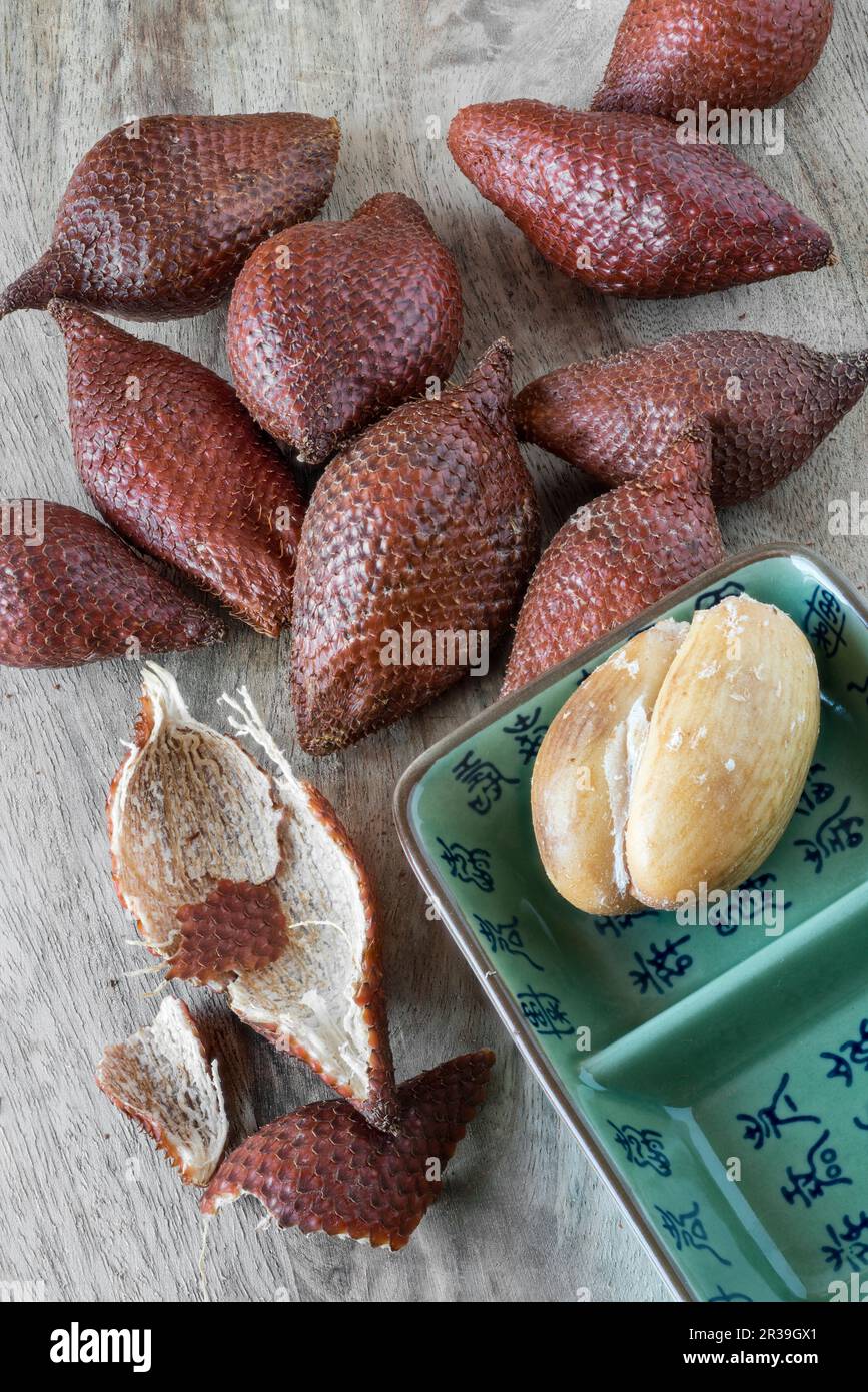 View salak snake fruit hi-res stock photography and images - Alamy