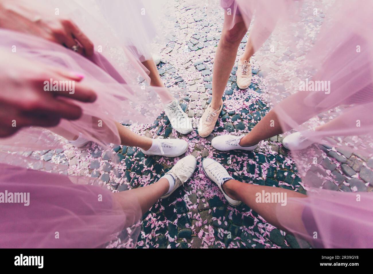 Party girls elegant hi-res stock photography and images - Alamy