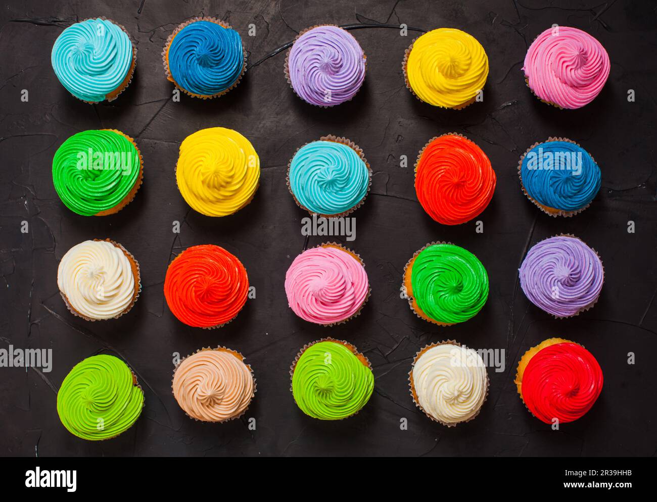 Overhead view group cupcakes hi-res stock photography and images - Alamy