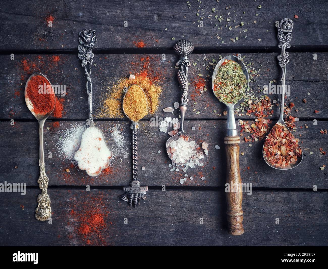 Multiple spoons hi-res stock photography and images - Alamy