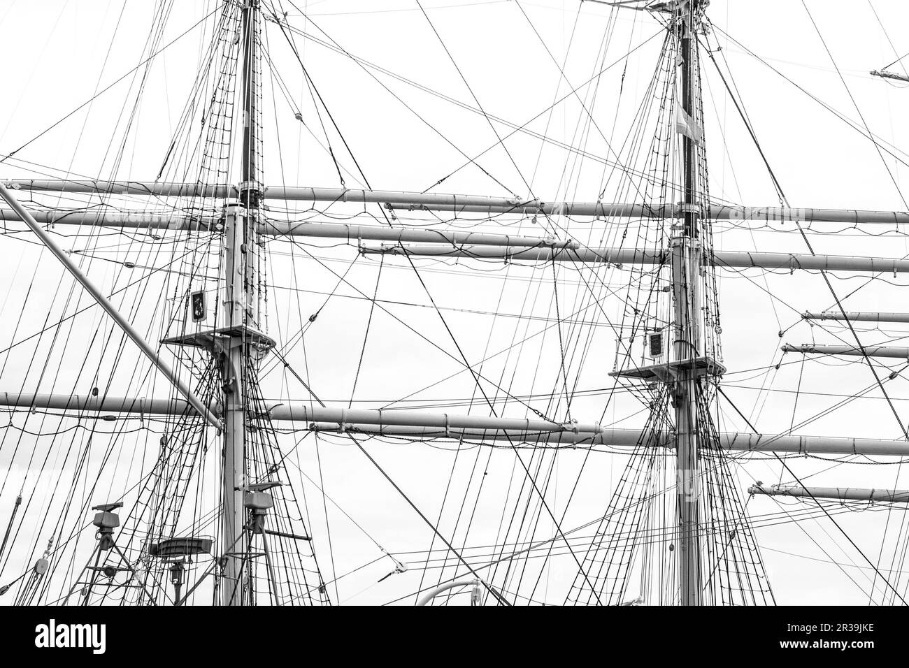 Old sailing ship mast hi-res stock photography and images - Alamy