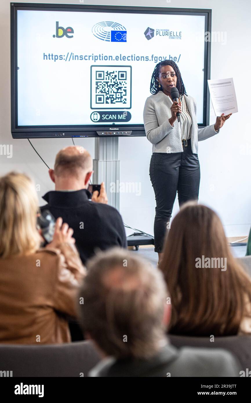 Moderators hi-res stock photography and images - Alamy