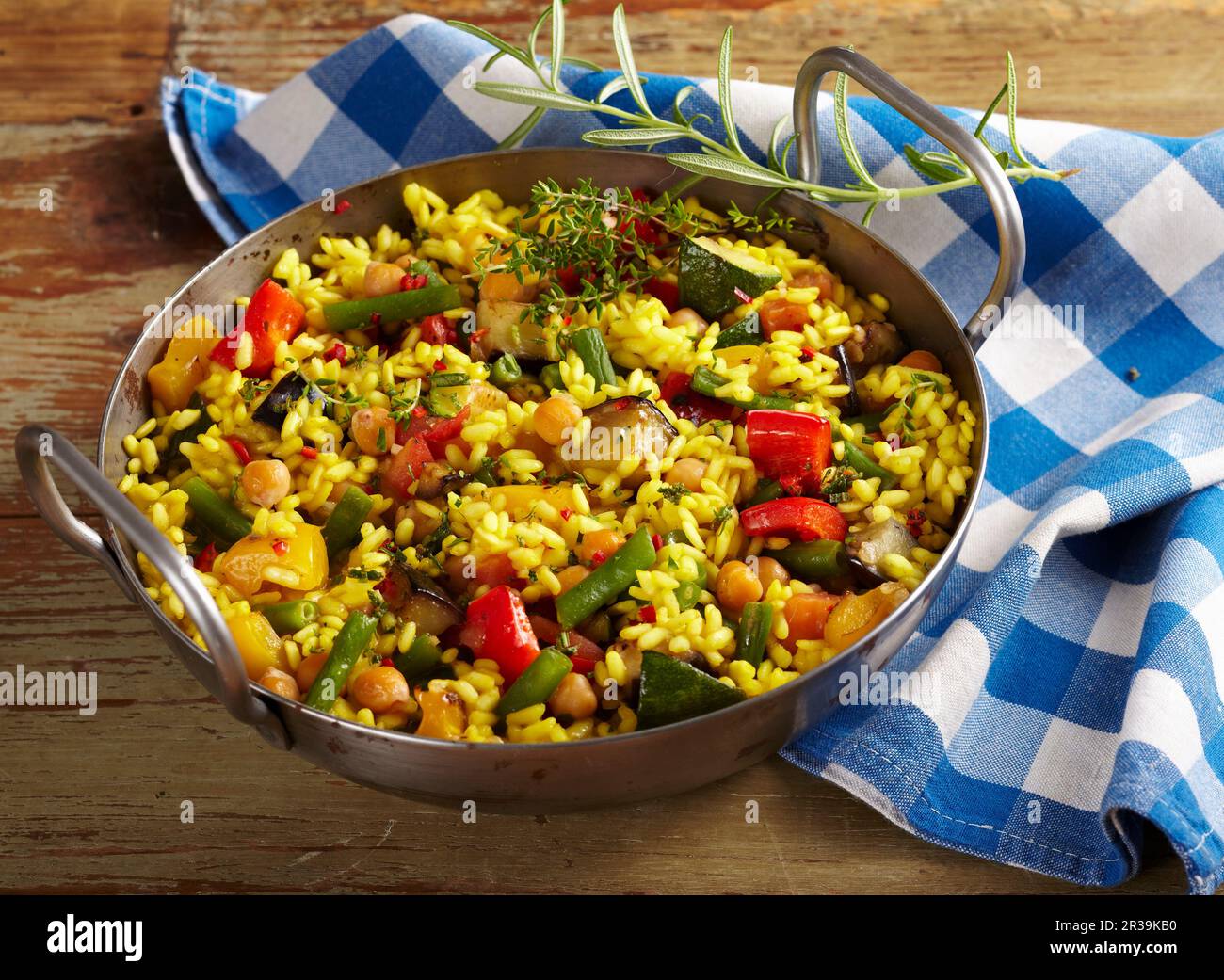 Vegetarian paella with vegetables Stock Photo - Alamy