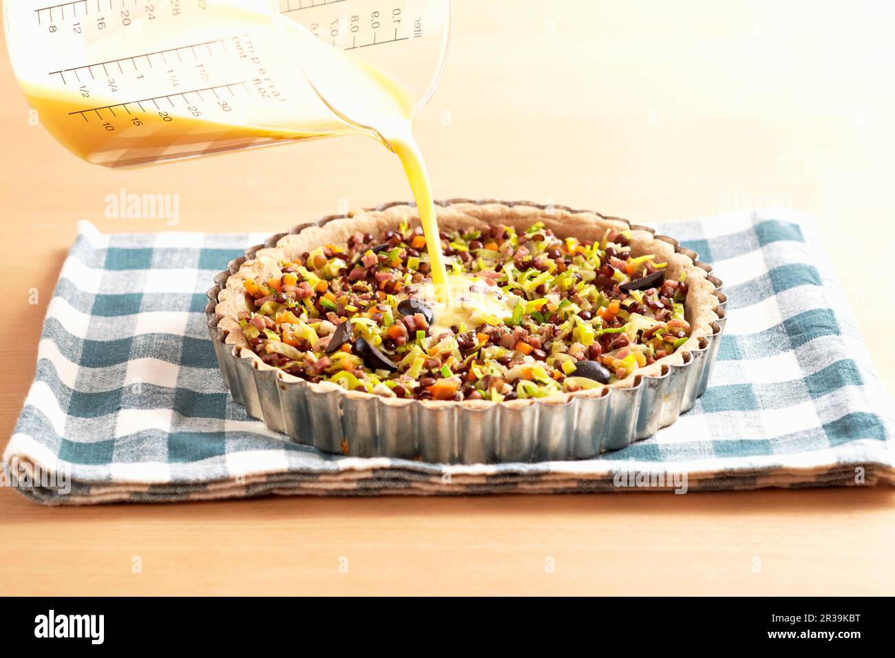 Short pastry base hi-res stock photography and images - Alamy