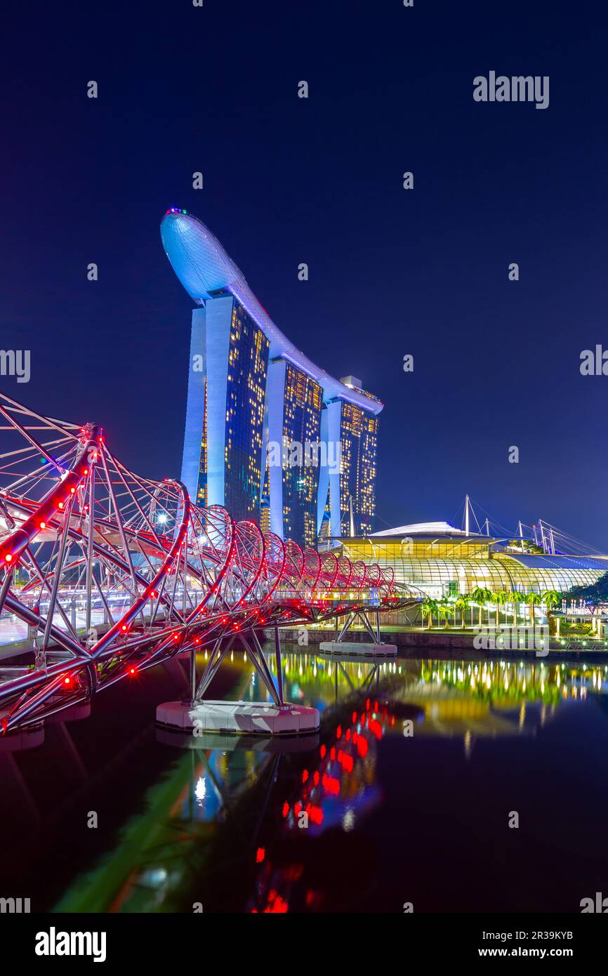 Marina Bay in Singapore, including the Marina Bay Sands Hotel and Helix ...