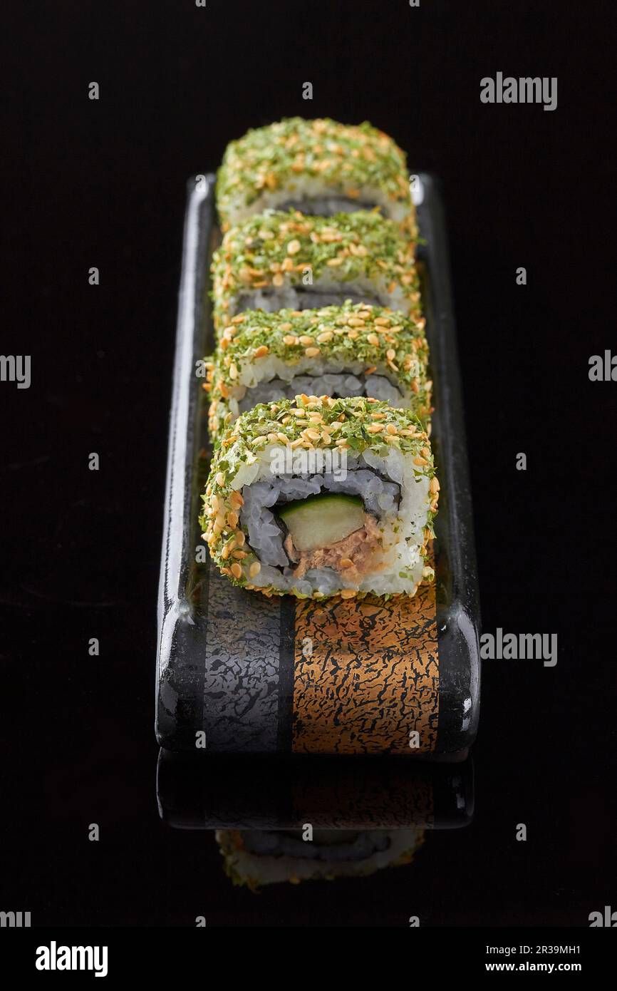 Zushi roll hi-res stock photography and images - Alamy