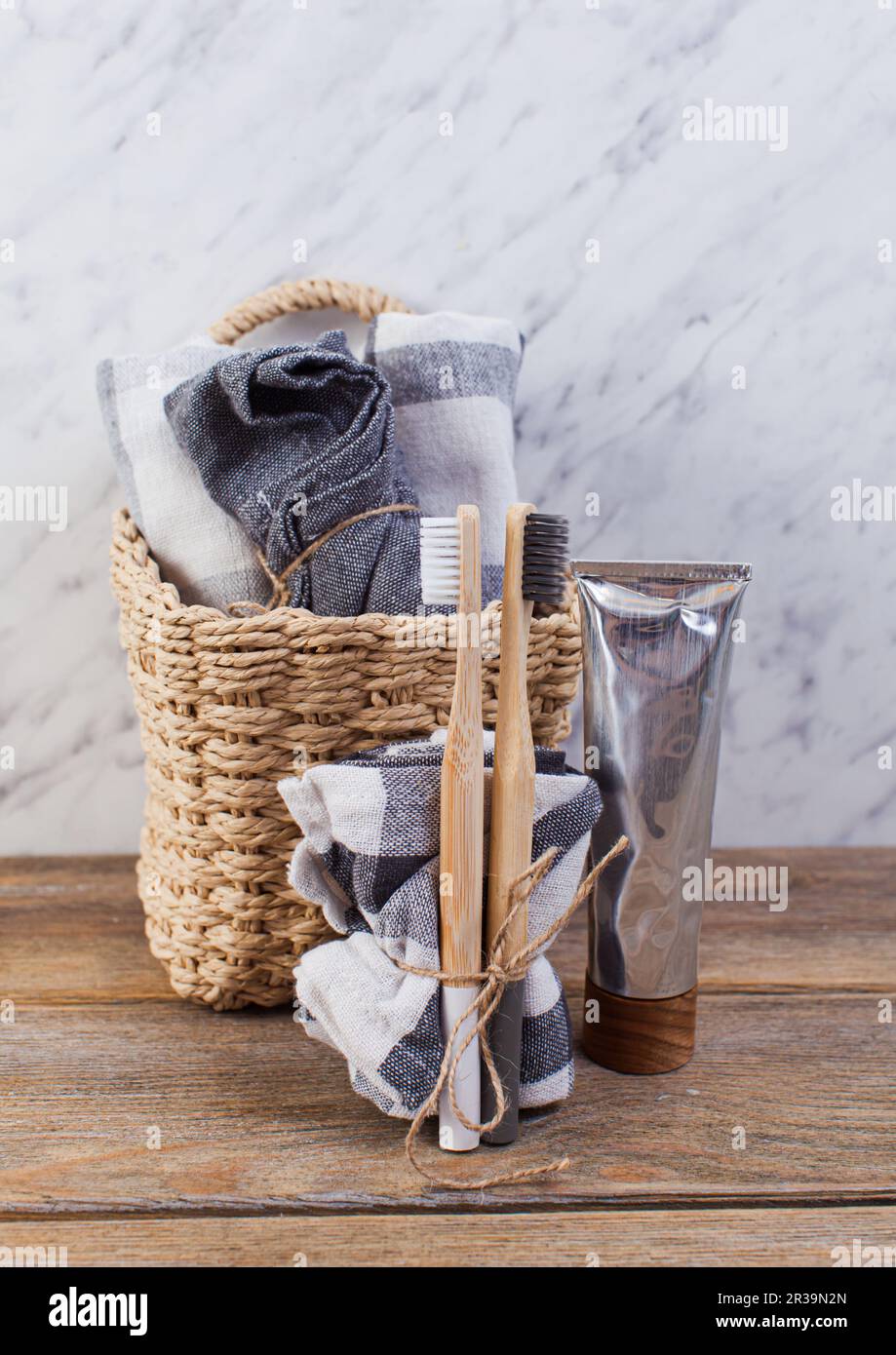Smal basket hi-res stock photography and images - Alamy