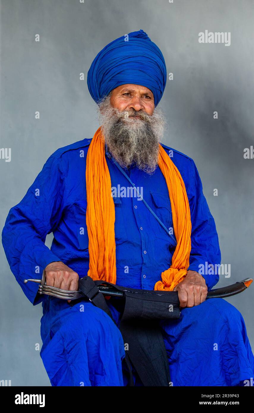Portrait of a Sikh warrior in traditional dress with weapons Stock ...