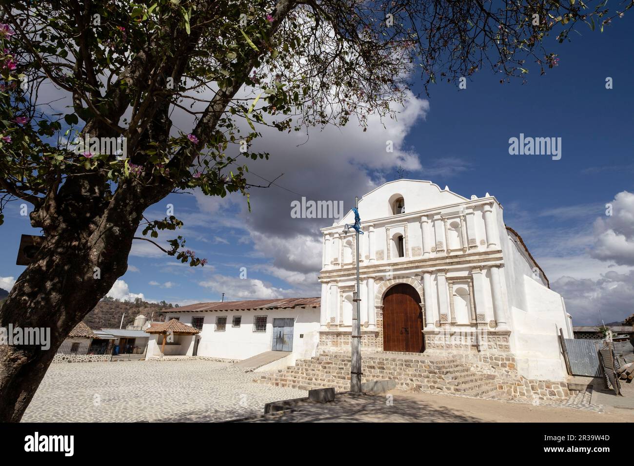 Iglesia católica Colonial, San Bartolomé Jocotenango, municipio del ...