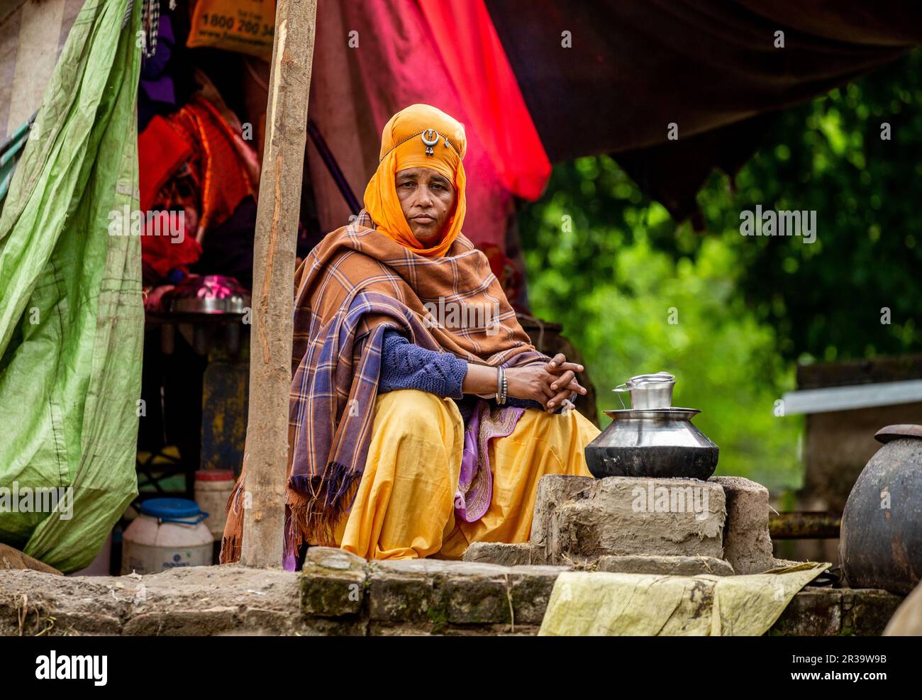 Sikh warrior woman in traditional dress. Rare photo Stock Photo - Alamy