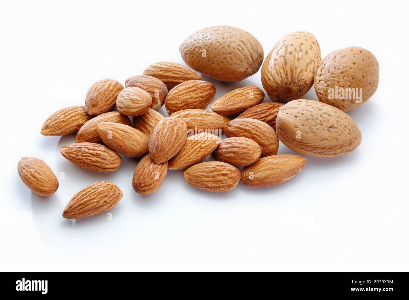 Shelled unshelled almonds hi-res stock photography and images - Alamy
