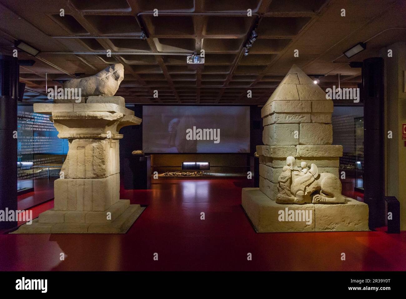 tumba torre con esfinge, reconstruccion, siglo V antes de Cristo, museo ...