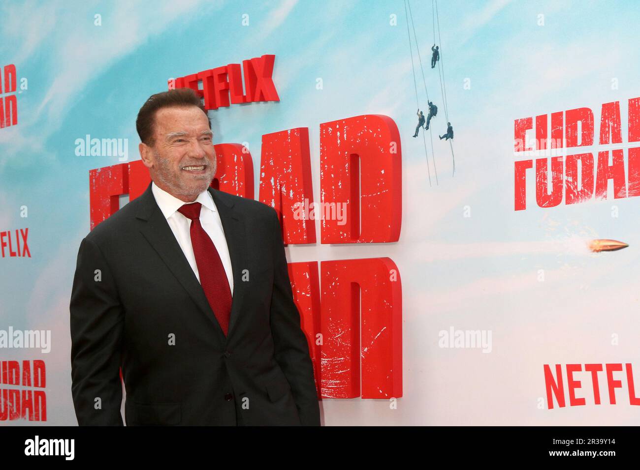 LOS ANGELES - MAY 22: Arnold Schwarzenegger at the FUBAR TV Series ...